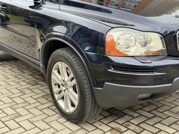 Zils Volvo XC90 2006 Rīga, ar dzinēja tilpumu 2.40 L un nobraukumu 324 tūkst. km par 5690 €, foto 9 vietnē AUTOMOTO.COM.LV