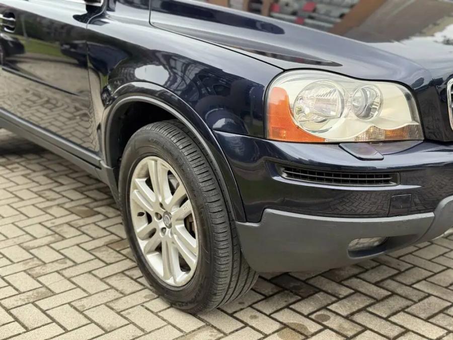 Zils Volvo XC90 2006 Rīga, ar dzinēja tilpumu 2.40 L un nobraukumu 324 tūkst. km par 5690 €, foto 10 vietnē AUTOMOTO.COM.LV