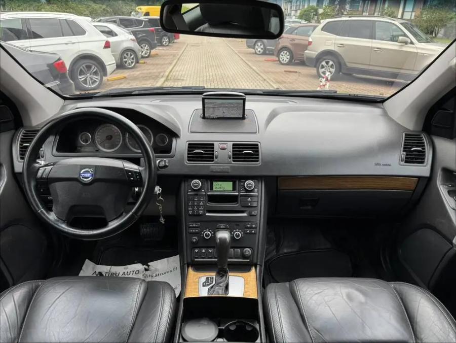 Zils Volvo XC90 2006 Rīga, ar dzinēja tilpumu 2.40 L un nobraukumu 324 tūkst. km par 5690 €, foto 19 vietnē AUTOMOTO.COM.LV