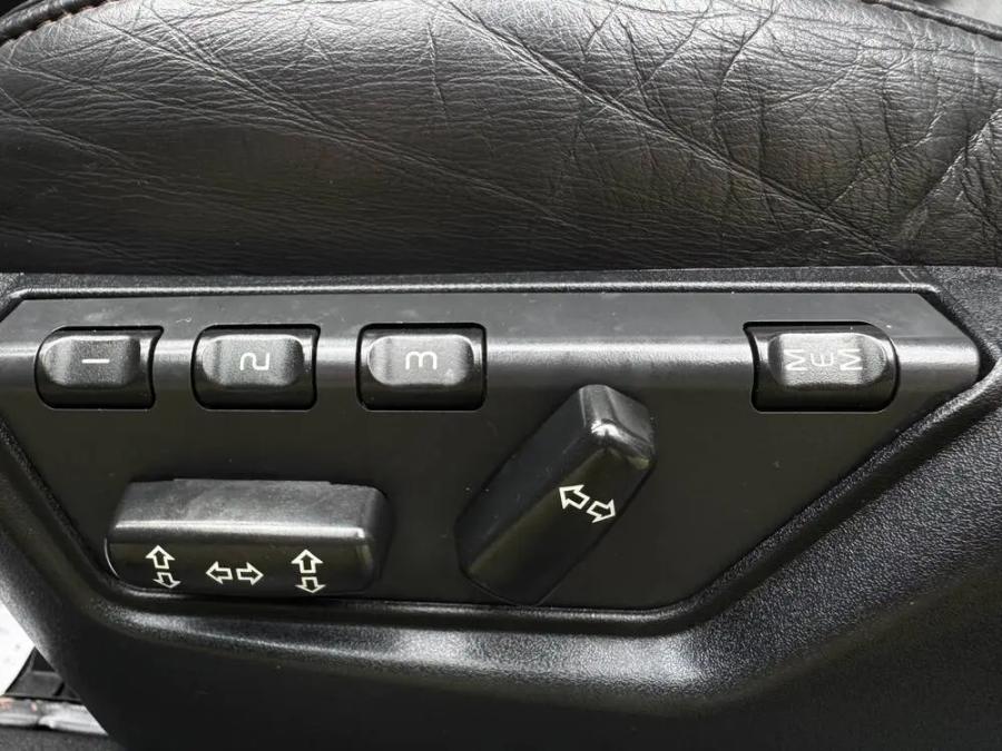 Zils Volvo XC90 2006 Rīga, ar dzinēja tilpumu 2.40 L un nobraukumu 324 tūkst. km par 5690 €, foto 24 vietnē AUTOMOTO.COM.LV