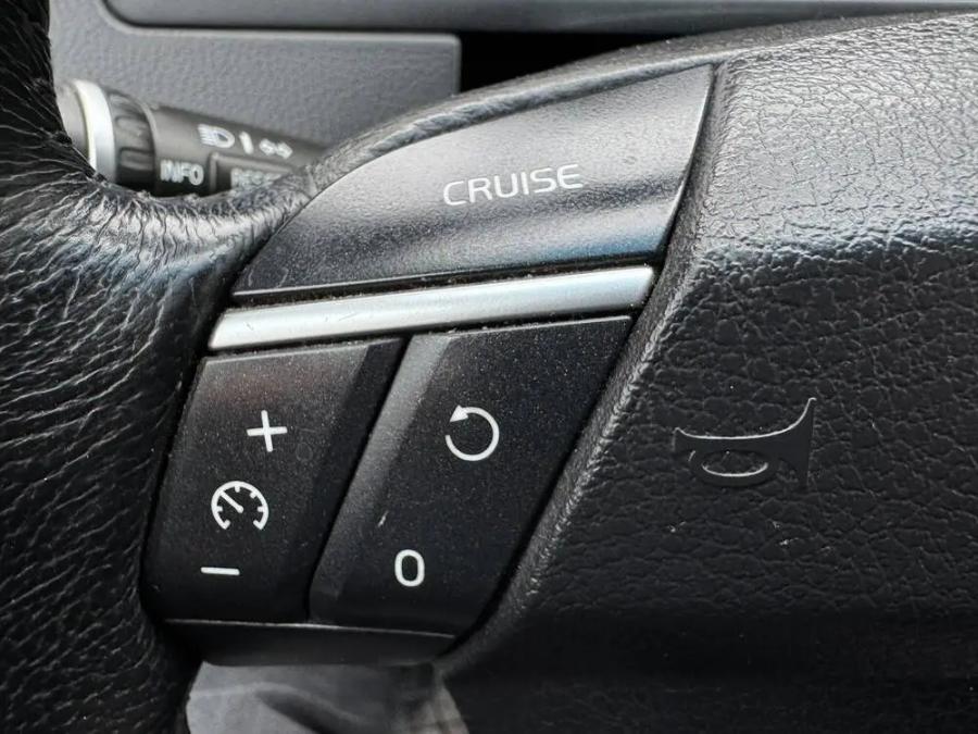 Zils Volvo XC90 2006 Rīga, ar dzinēja tilpumu 2.40 L un nobraukumu 324 tūkst. km par 5690 €, foto 34 vietnē AUTOMOTO.COM.LV