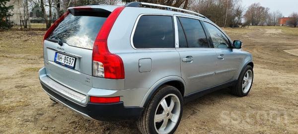 Blue Volvo XC90 2006 in Riga, with an engine capacity of 2.40 L and mileage of 298 thousand km for 6500 €, photo 3 on AUTOMOTO.COM.LV