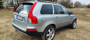 Blue Volvo XC90 2006 in Riga, with an engine capacity of 2.40 L and mileage of 298 thousand km for 6500 €, photo 4 on AUTOMOTO.COM.LV