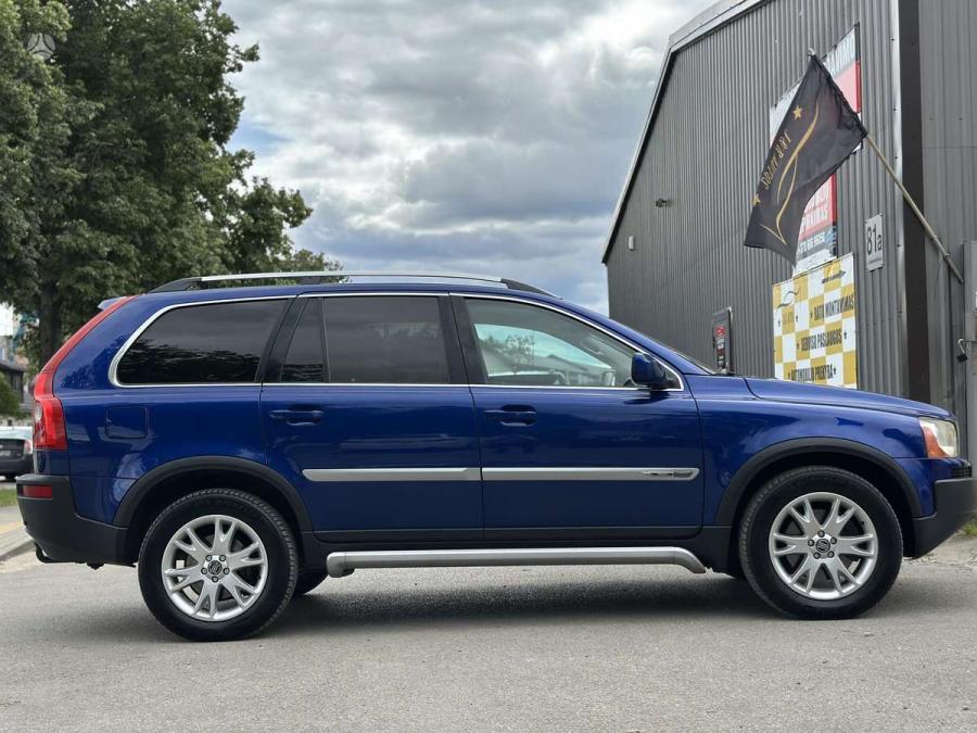 Blue Volvo XC90 2006 in Siauliai, with an engine capacity of 2.40 L and mileage of 296 thousand km for 4450 €, photo 10 on AUTOMOTO.COM.LV