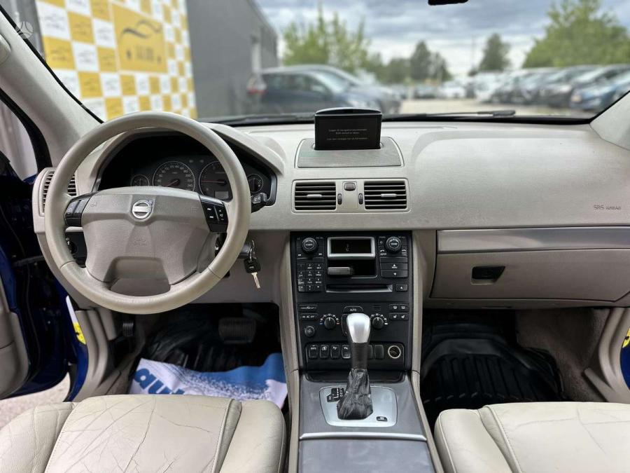 Blue Volvo XC90 2006 in Siauliai, with an engine capacity of 2.40 L and mileage of 296 thousand km for 4450 €, photo 23 on AUTOMOTO.COM.LV