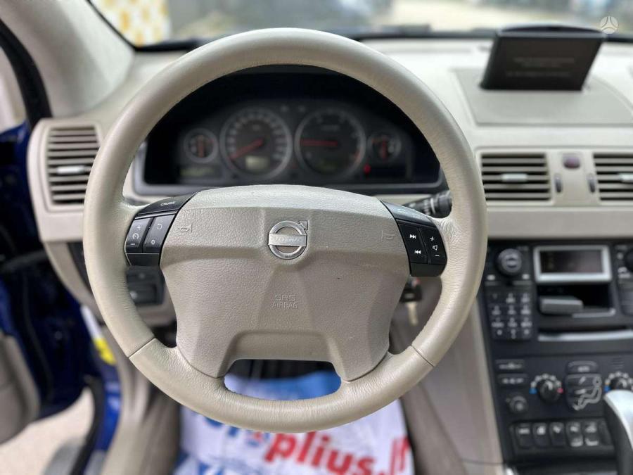 Blue Volvo XC90 2006 in Siauliai, with an engine capacity of 2.40 L and mileage of 296 thousand km for 4450 €, photo 24 on AUTOMOTO.COM.LV