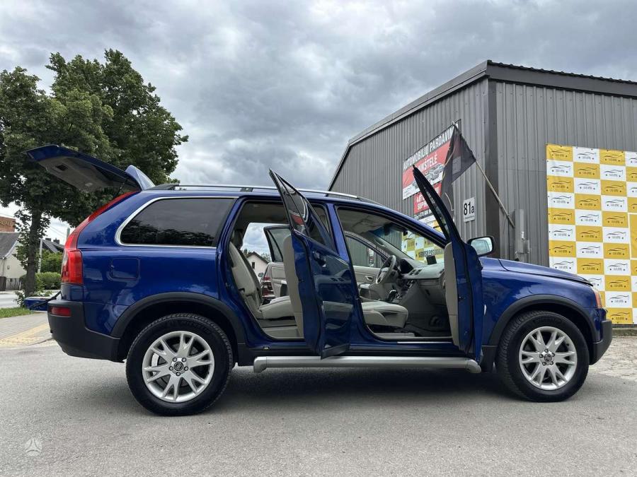 Blue Volvo XC90 2006 in Siauliai, with an engine capacity of 2.40 L and mileage of 296 thousand km for 4450 €, photo 27 on AUTOMOTO.COM.LV