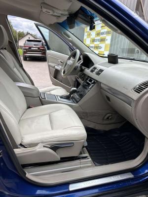 Blue Volvo XC90 2006 in Siauliai, with an engine capacity of 2.40 L and mileage of 296 thousand km for 4450 €, photo 28 on AUTOMOTO.COM.LV
