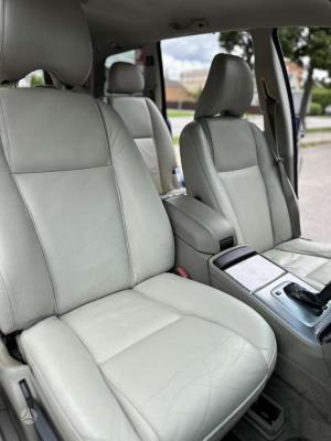 Blue Volvo XC90 2006 in Siauliai, with an engine capacity of 2.40 L and mileage of 296 thousand km for 4450 €, photo 30 on AUTOMOTO.COM.LV