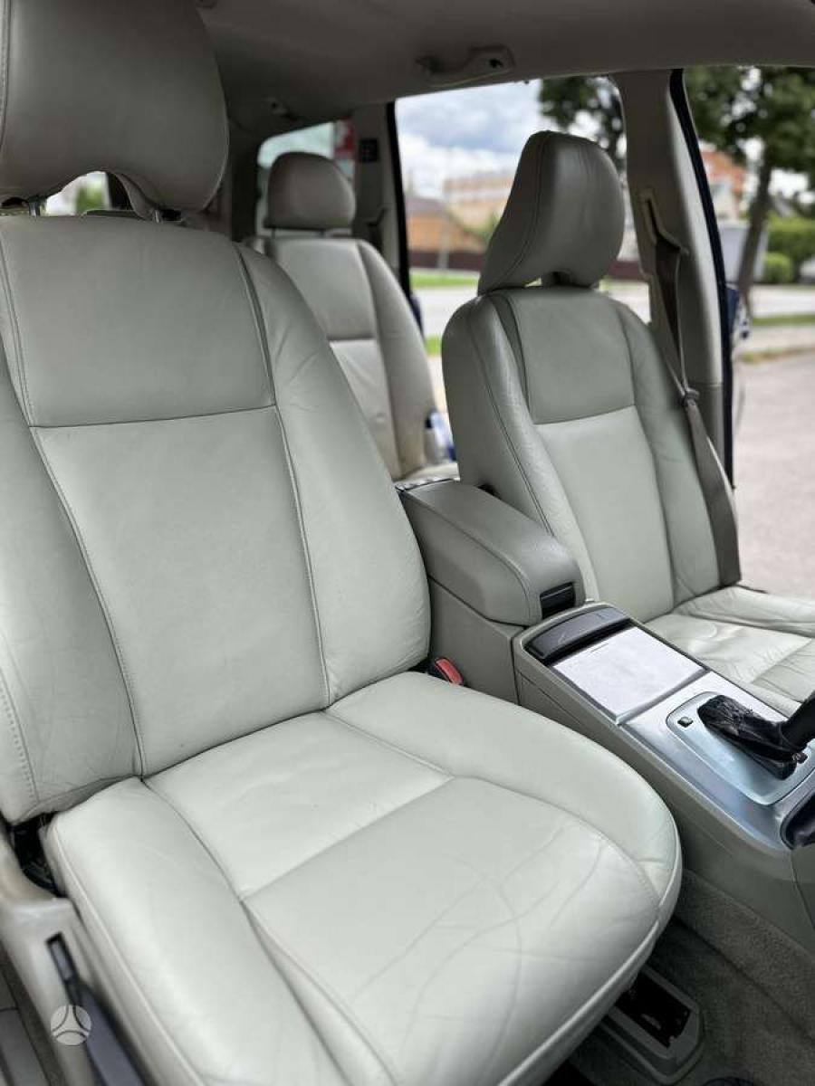 Blue Volvo XC90 2006 in Siauliai, with an engine capacity of 2.40 L and mileage of 296 thousand km for 4450 €, photo 30 on AUTOMOTO.COM.LV