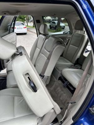 Blue Volvo XC90 2006 in Siauliai, with an engine capacity of 2.40 L and mileage of 296 thousand km for 4450 €, photo 33 on AUTOMOTO.COM.LV