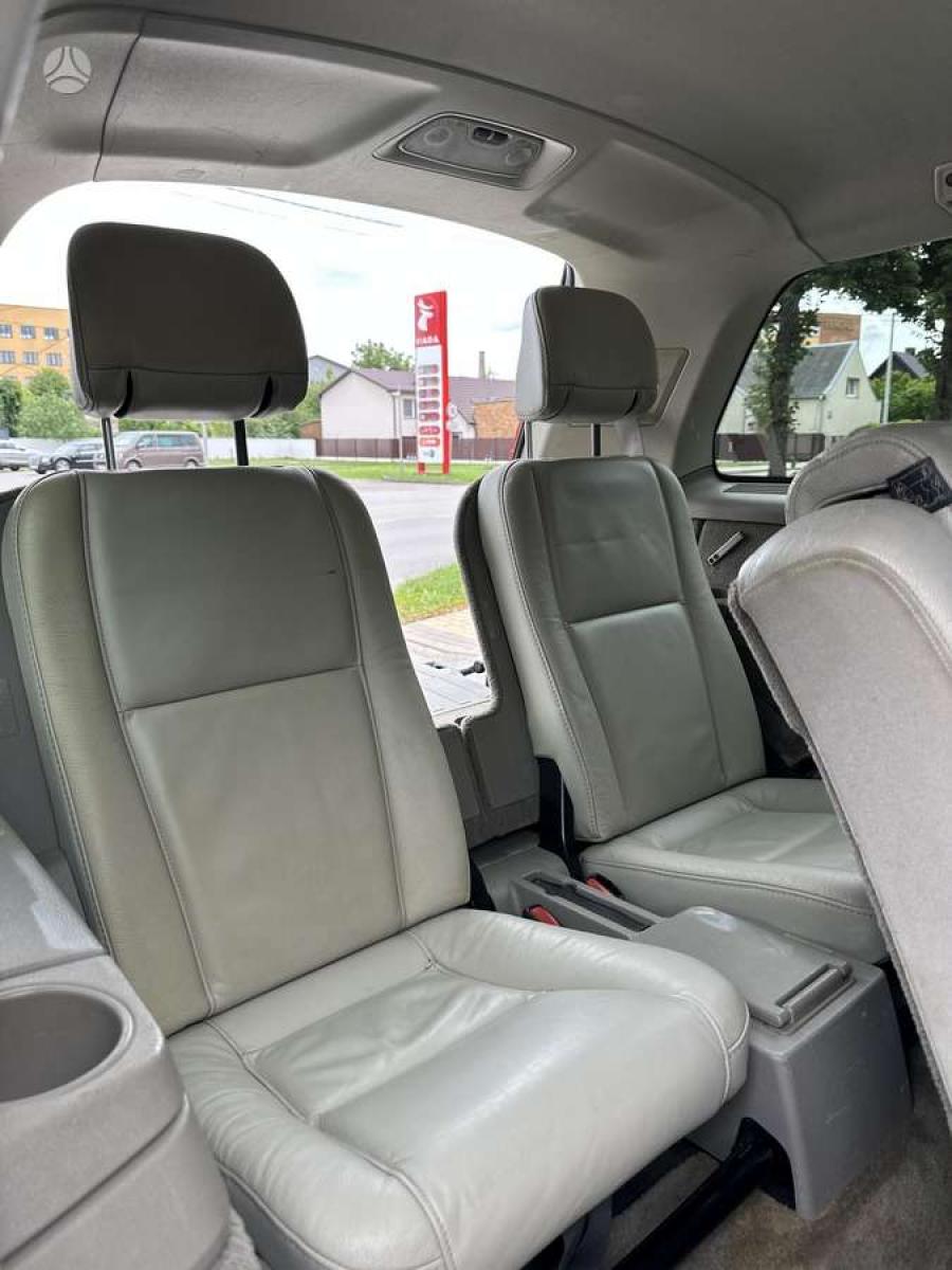 Blue Volvo XC90 2006 in Siauliai, with an engine capacity of 2.40 L and mileage of 296 thousand km for 4450 €, photo 34 on AUTOMOTO.COM.LV