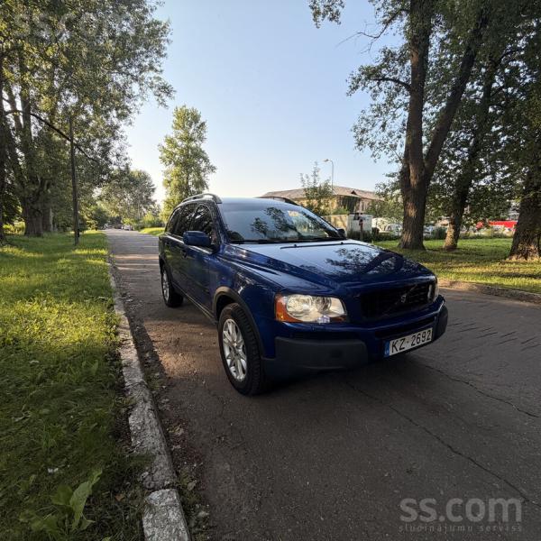 Blue Volvo XC90 2006 in Riga, with an engine capacity of 2.40 L and mileage of 293 thousand km for 5800 €, photo 4 on AUTOMOTO.COM.LV