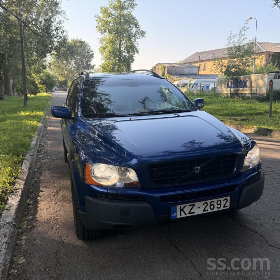Zils Volvo XC90 2006 Rīga, ar dzinēja tilpumu 2.40 L un nobraukumu 293 tūkst. km par 5800 €, foto 9 vietnē AUTOMOTO.COM.LV