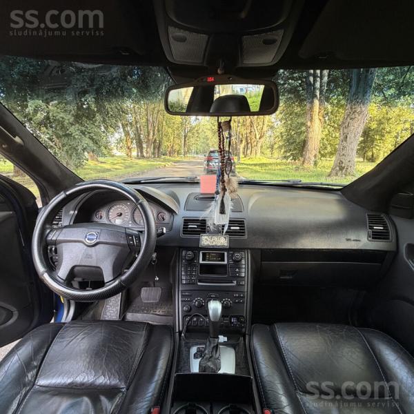 Blue Volvo XC90 2006 in Riga, with an engine capacity of 2.40 L and mileage of 293 thousand km for 5800 €, photo 10 on AUTOMOTO.COM.LV