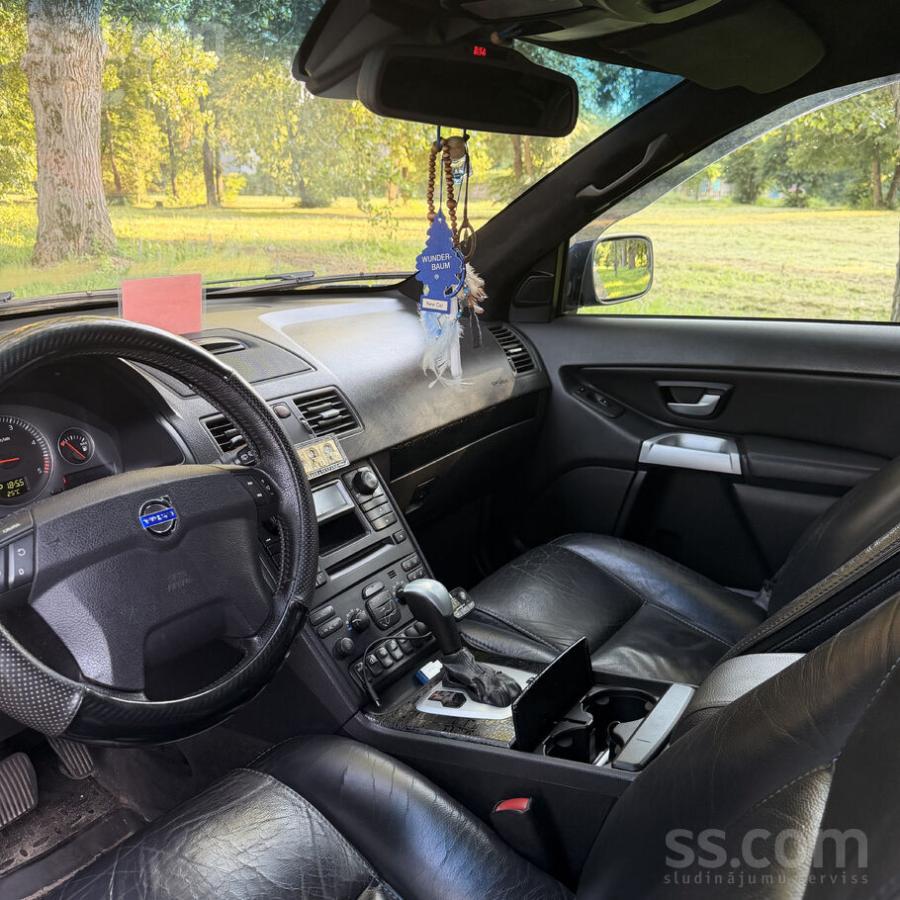 Zils Volvo XC90 2006 Rīga, ar dzinēja tilpumu 2.40 L un nobraukumu 293 tūkst. km par 5800 €, foto 12 vietnē AUTOMOTO.COM.LV