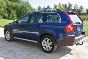 Blue Volvo XC90 2006 in Vilnius, with an engine capacity of 2.40 L and mileage of 327 thousand km for 4900 €, photo 7 on AUTOMOTO.COM.LV
