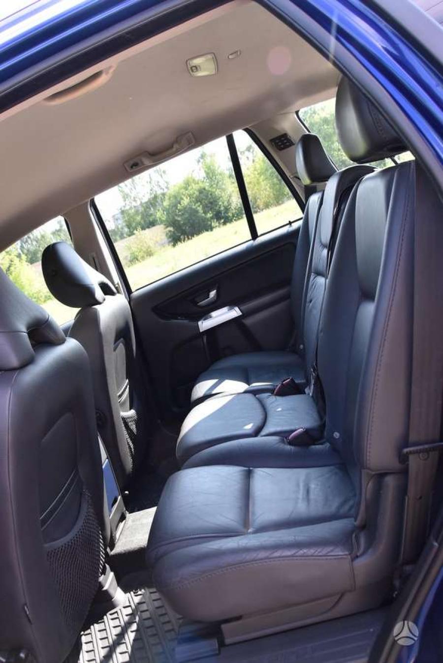 Blue Volvo XC90 2006 in Vilnius, with an engine capacity of 2.40 L and mileage of 327 thousand km for 4900 €, photo 12 on AUTOMOTO.COM.LV