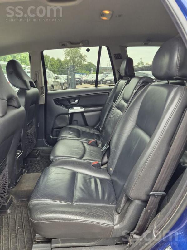 Zils Volvo XC90 2006 Rīga, ar dzinēja tilpumu 2.40 L un nobraukumu 342 tūkst. km par 4990 €, foto 10 vietnē AUTOMOTO.COM.LV