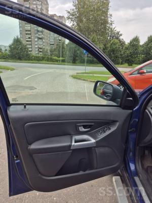 Zils Volvo XC90 2006 Rīga, ar dzinēja tilpumu 2.40 L un nobraukumu 342 tūkst. km par 4990 €, foto 15 vietnē AUTOMOTO.COM.LV