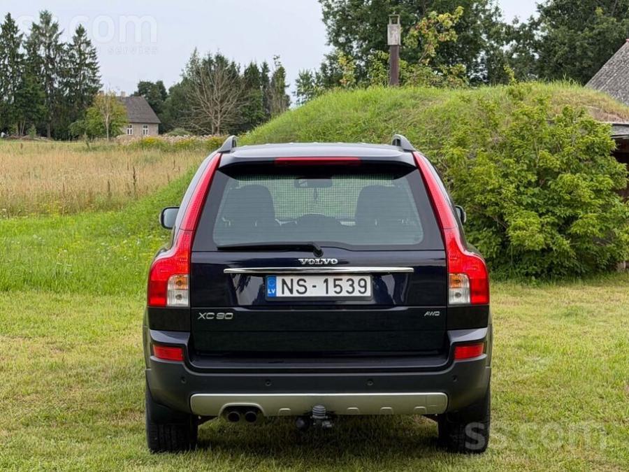 Zils Volvo XC90 2006 Tukums, ar dzinēja tilpumu 2.40 L un nobraukumu 0 tūkst. km par 5500 €, foto 4 vietnē AUTOMOTO.COM.LV