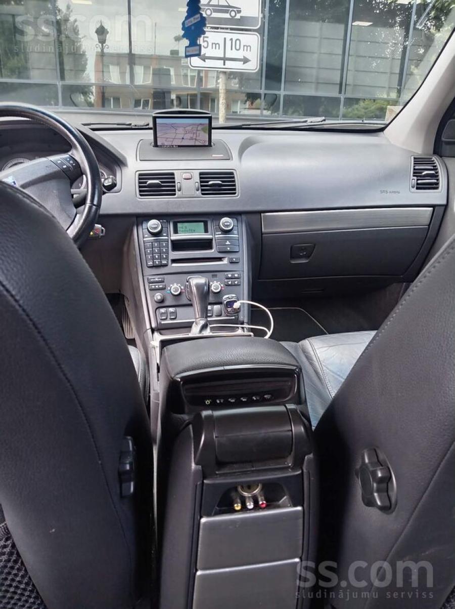 Zils Volvo XC90 2006 Tukums, ar dzinēja tilpumu 2.40 L un nobraukumu 0 tūkst. km par 5500 €, foto 8 vietnē AUTOMOTO.COM.LV
