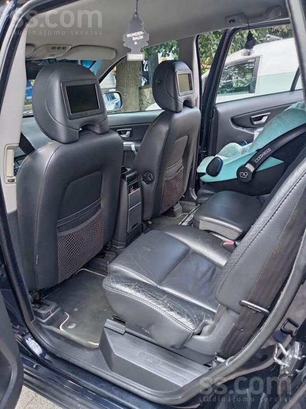Blue Volvo XC90 2006 in Tukums, with an engine capacity of 2.40 L and mileage of 0 thousand km for 5500 €, photo 8 on AUTOMOTO.COM.LV