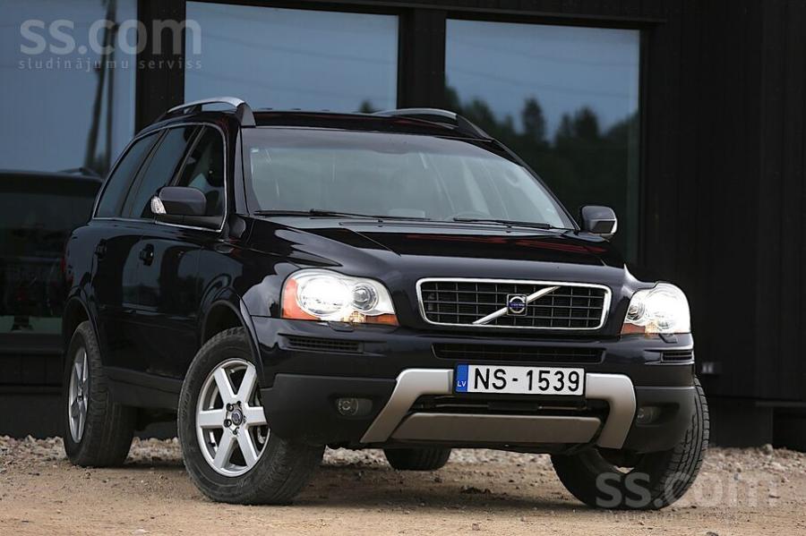 Blue Volvo XC90 2006 in Tukums, with an engine capacity of 2.40 L and mileage of 317 thousand km for 4990 €, photo 1 on AUTOMOTO.COM.LV