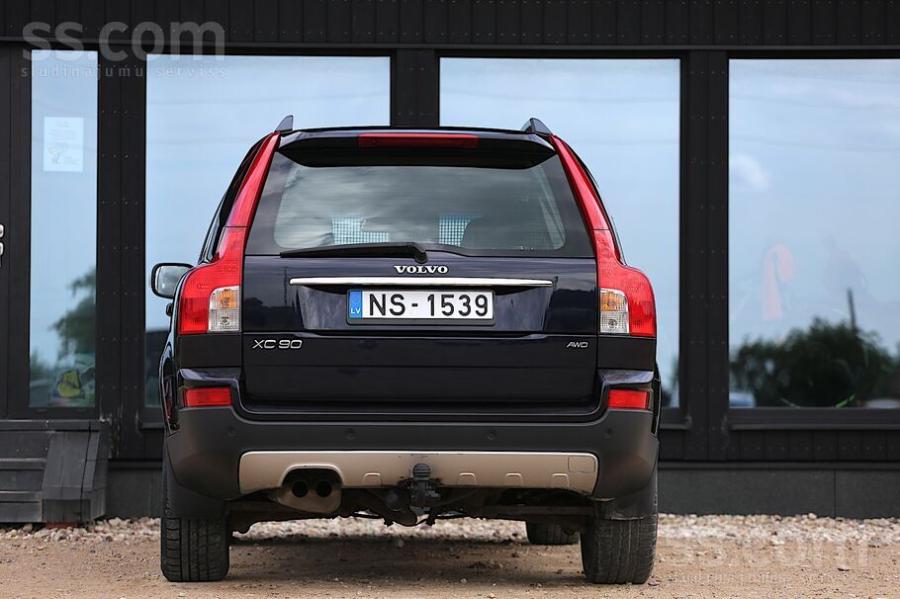 Blue Volvo XC90 2006 in Tukums, with an engine capacity of 2.40 L and mileage of 317 thousand km for 4990 €, photo 4 on AUTOMOTO.COM.LV