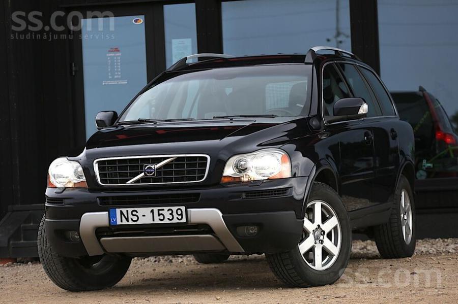 Blue Volvo XC90 2006 in Tukums, with an engine capacity of 2.40 L and mileage of 317 thousand km for 4990 €, photo 6 on AUTOMOTO.COM.LV