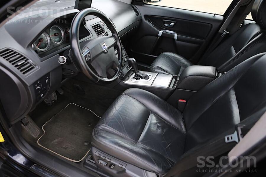 Blue Volvo XC90 2006 in Tukums, with an engine capacity of 2.40 L and mileage of 317 thousand km for 4990 €, photo 9 on AUTOMOTO.COM.LV