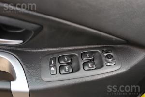 Blue Volvo XC90 2006 in Tukums, with an engine capacity of 2.40 L and mileage of 317 thousand km for 4990 €, photo 11 on AUTOMOTO.COM.LV