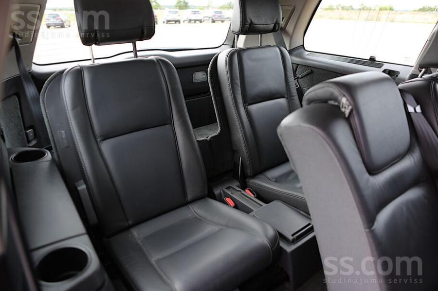 Blue Volvo XC90 2006 in Tukums, with an engine capacity of 2.40 L and mileage of 317 thousand km for 4990 €, photo 14 on AUTOMOTO.COM.LV