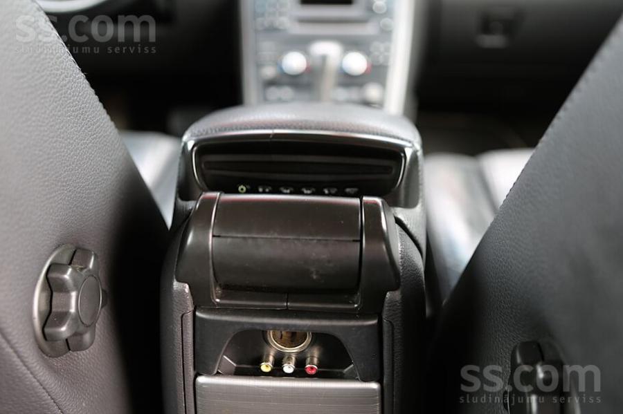 Blue Volvo XC90 2006 in Tukums, with an engine capacity of 2.40 L and mileage of 317 thousand km for 4990 €, photo 25 on AUTOMOTO.COM.LV