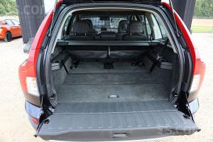 Blue Volvo XC90 2006 in Tukums, with an engine capacity of 2.40 L and mileage of 317 thousand km for 4990 €, photo 29 on AUTOMOTO.COM.LV