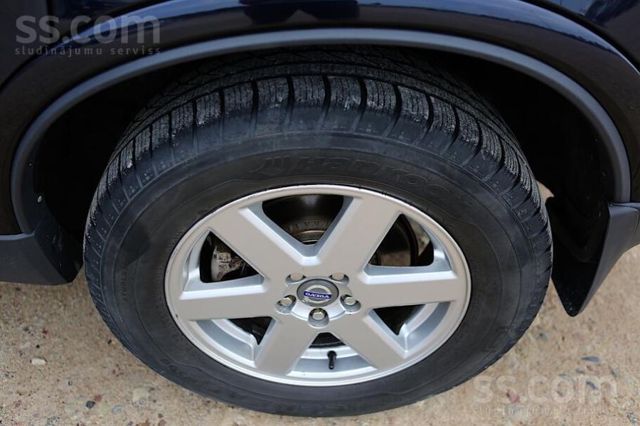Blue Volvo XC90 2006 in Tukums, with an engine capacity of 2.40 L and mileage of 317 thousand km for 4990 €, photo 32 on AUTOMOTO.COM.LV