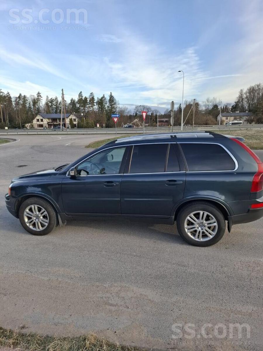 Blue Volvo XC90 2006 in Riga, with an engine capacity of 2.50 L and mileage of 23 thousand km for 5100 €, photo 5 on AUTOMOTO.COM.LV