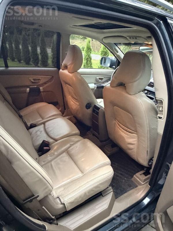 Blue Volvo XC90 2006 in Riga, with an engine capacity of 2.40 L and mileage of 231 thousand km for 5900 €, photo 7 on AUTOMOTO.COM.LV