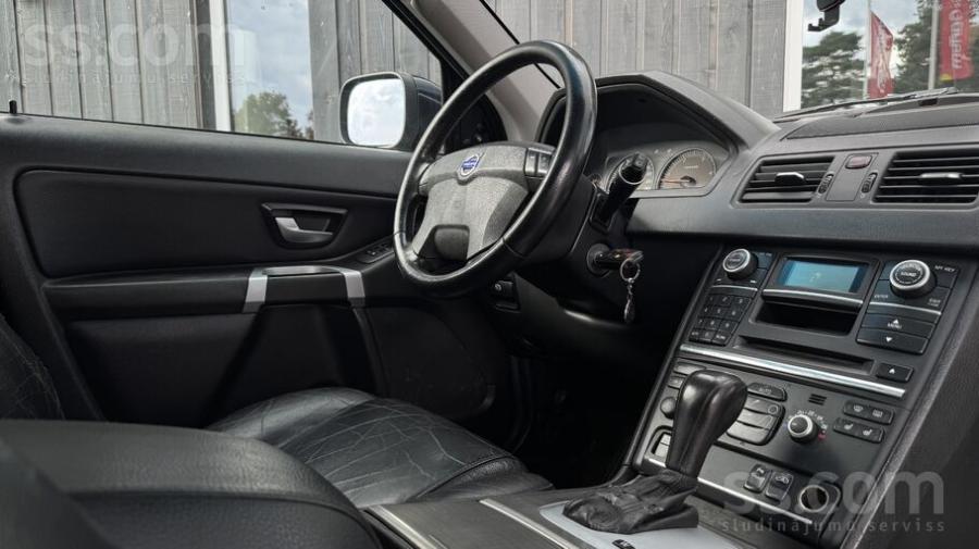 Zils Volvo XC90 2006 Rīga, ar dzinēja tilpumu 2.40 L un nobraukumu 362 tūkst. km par 3650 €, foto 14 vietnē AUTOMOTO.COM.LV