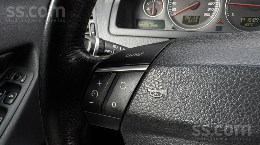 Zils Volvo XC90 2006 Rīga, ar dzinēja tilpumu 2.40 L un nobraukumu 362 tūkst. km par 3650 €, foto 15 vietnē AUTOMOTO.COM.LV