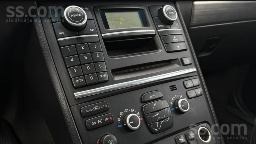 Zils Volvo XC90 2006 Rīga, ar dzinēja tilpumu 2.40 L un nobraukumu 362 tūkst. km par 3650 €, foto 17 vietnē AUTOMOTO.COM.LV