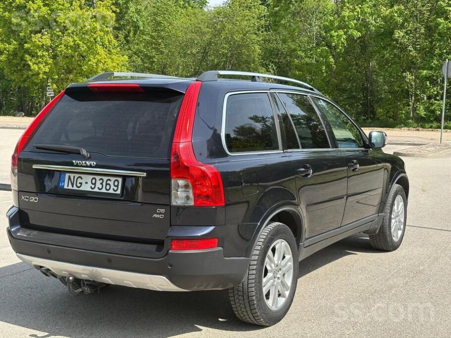 Blue Volvo XC90 2007 in Dobele, with an engine capacity of 2.40 L and mileage of 306 thousand km for 1450 €, photo 4 on AUTOMOTO.COM.LV
