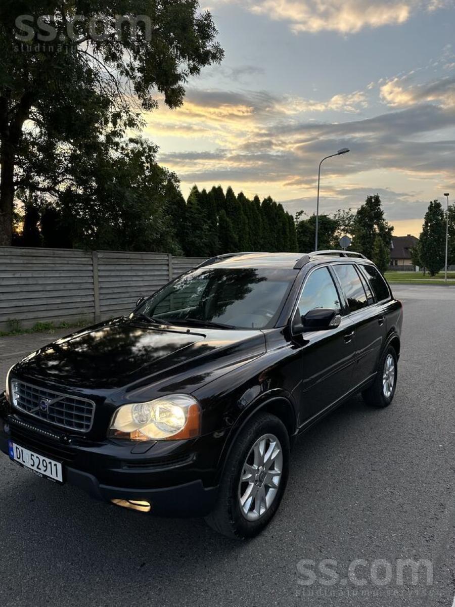 Blue Volvo XC90 2007 in Riga, with an engine capacity of 2.40 L and mileage of 236 thousand km for 6600 €, photo 2 on AUTOMOTO.COM.LV