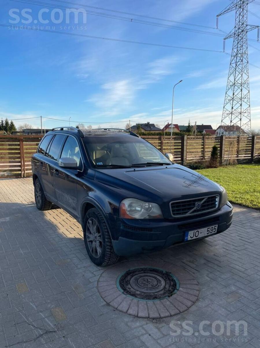 Blue Volvo XC90 2007 in Riga, with an engine capacity of 2.40 L and mileage of 478 thousand km for 4550 €, photo 4 on AUTOMOTO.COM.LV
