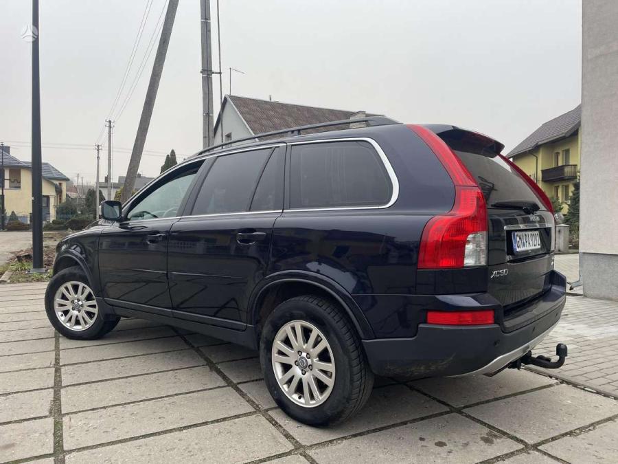 Blue Volvo XC90 2007 in Alytus, with an engine capacity of 2.40 L and mileage of 312 thousand km for 4650 €, photo 4 on AUTOMOTO.COM.LV