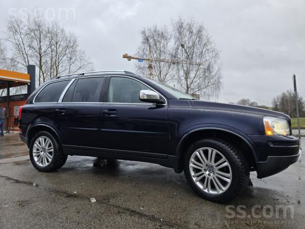 Blue Volvo XC90 2007 in Riga, with an engine capacity of 2.40 L and mileage of 272 thousand km for 6200 €, photo 4 on AUTOMOTO.COM.LV