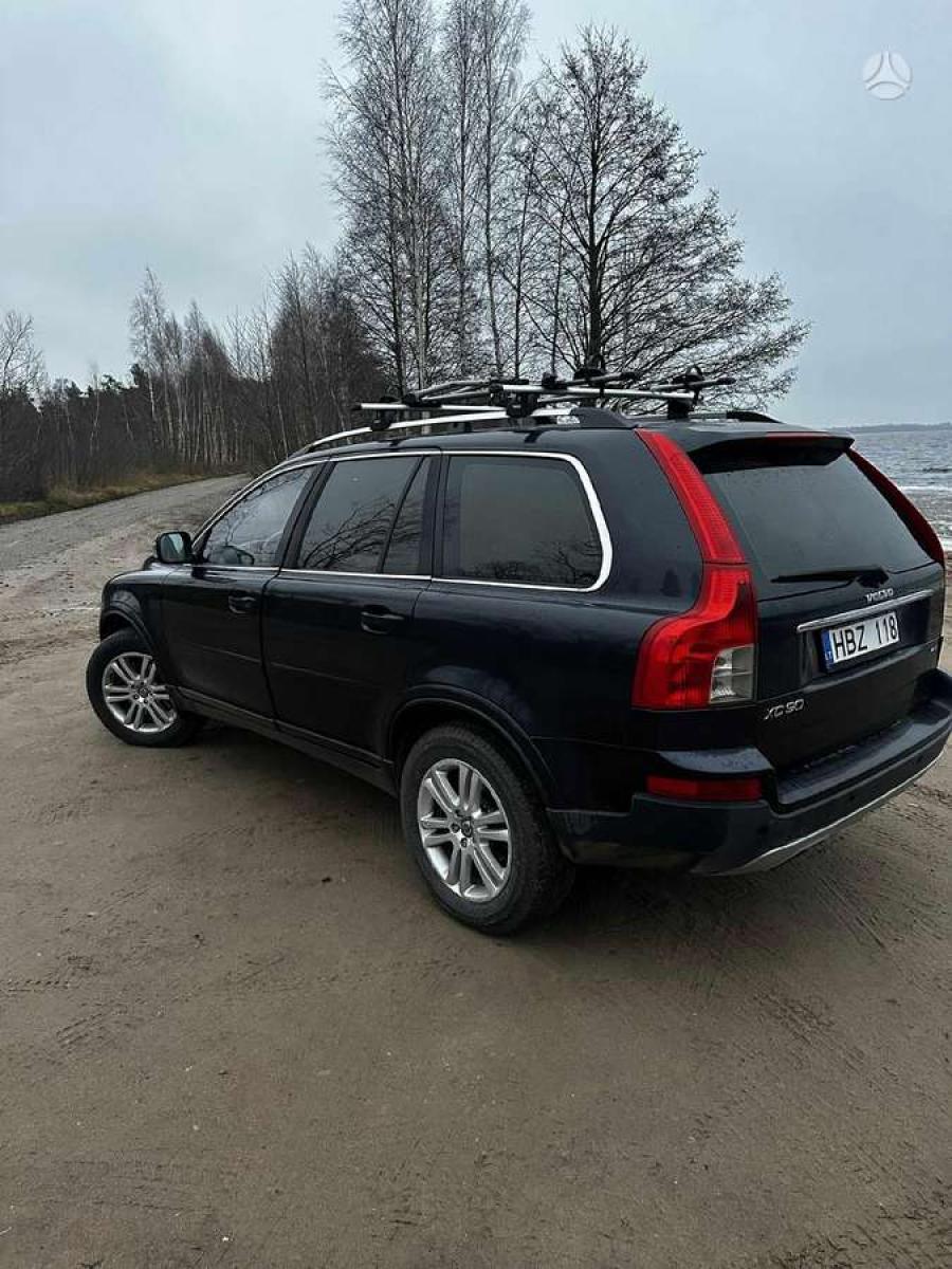 Blue Volvo XC90 2007 in Siauliai, with an engine capacity of 2.40 L and mileage of 305 thousand km for 4650 €, photo 2 on AUTOMOTO.COM.LV