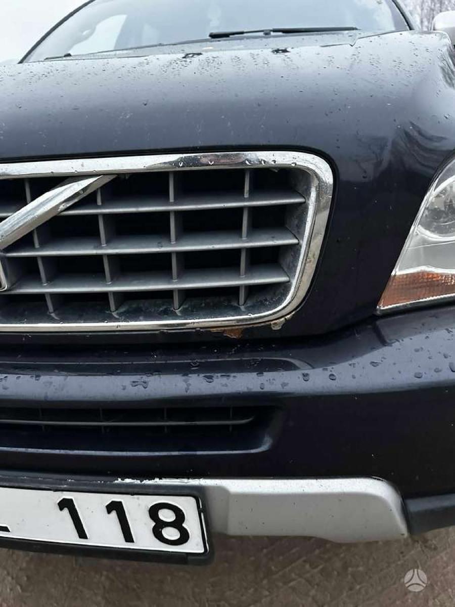 Blue Volvo XC90 2007 in Siauliai, with an engine capacity of 2.40 L and mileage of 305 thousand km for 4650 €, photo 8 on AUTOMOTO.COM.LV