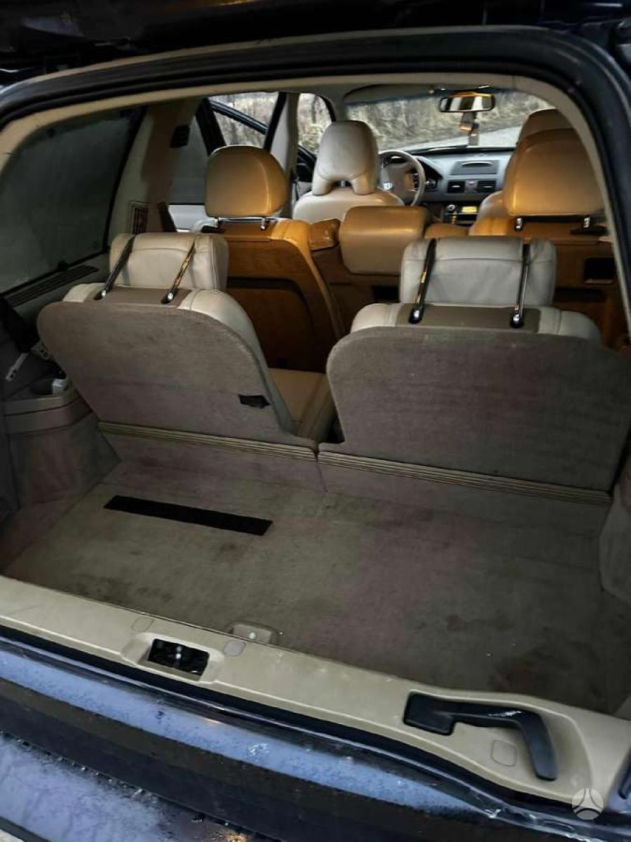 Blue Volvo XC90 2007 in Siauliai, with an engine capacity of 2.40 L and mileage of 305 thousand km for 4650 €, photo 15 on AUTOMOTO.COM.LV
