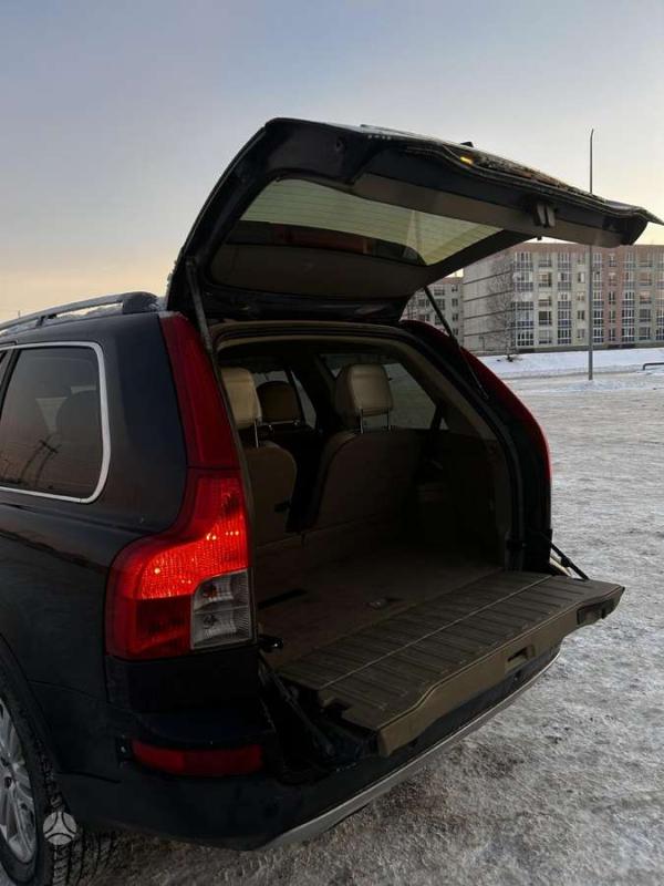 Blue Volvo XC90 2007 in Siauliai, with an engine capacity of 2.40 L and mileage of 305 thousand km for 4600 €, photo 7 on AUTOMOTO.COM.LV